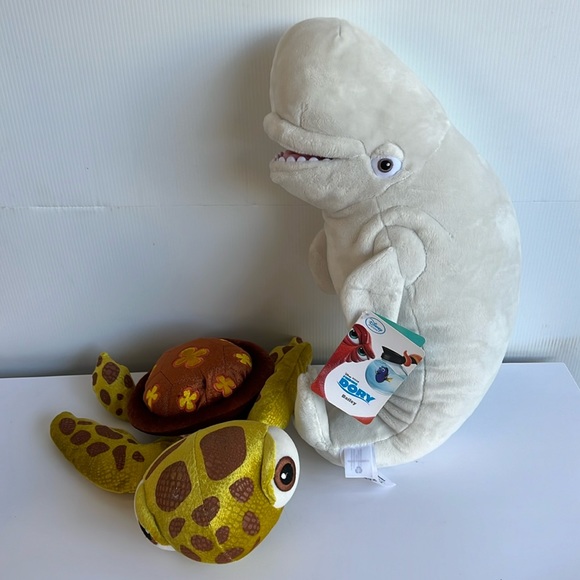 Disney | Toys | Finding Dory Bailey Beluga Whale Squirt Sea Turtle ...